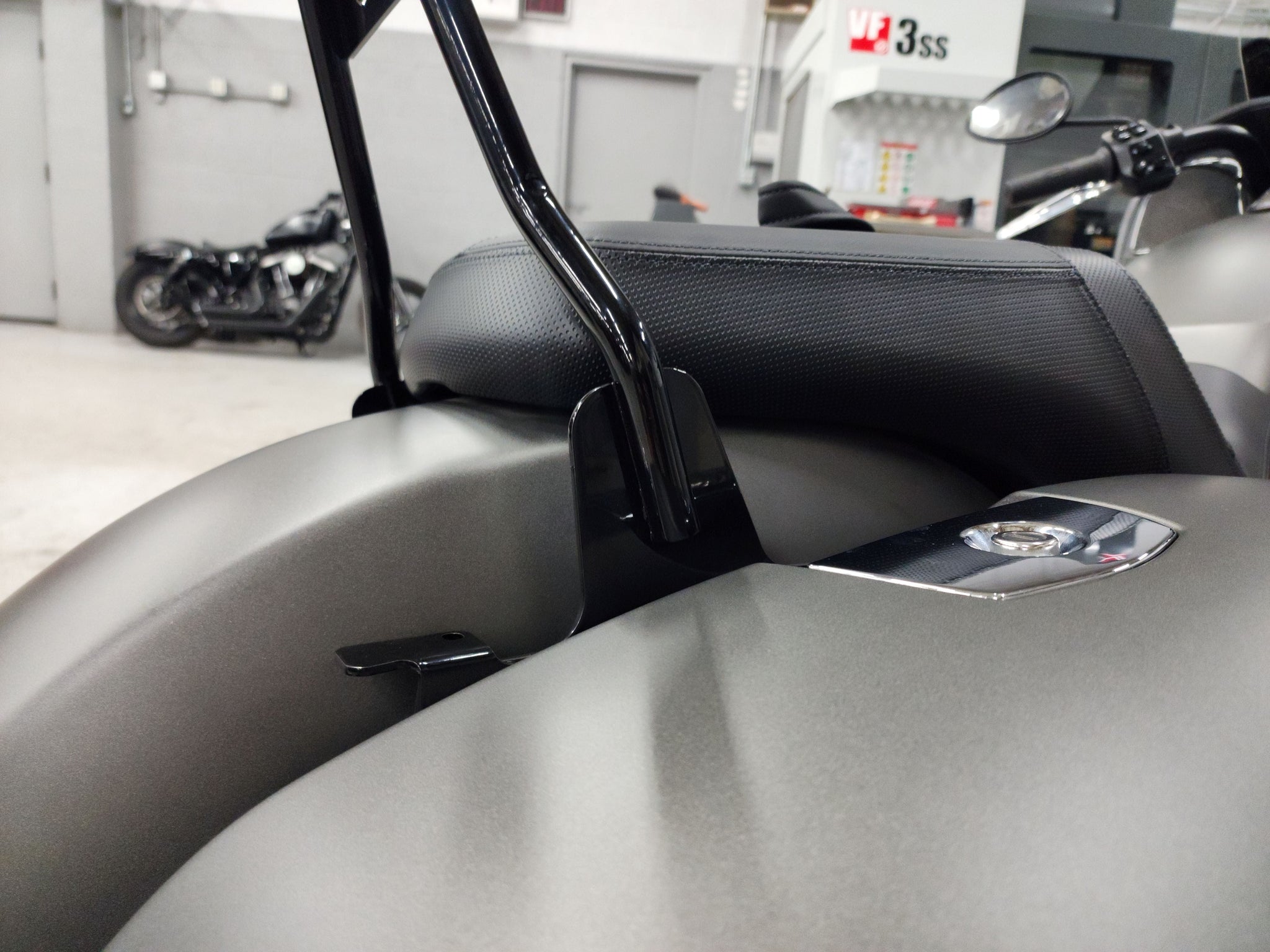 Classic Indian Quick Release Sissy Bar TALL – DeanSpeed